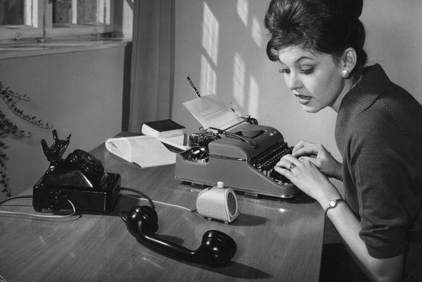 Hot Secretaries of the Past: The Best Pics on the website Fotojaba.com