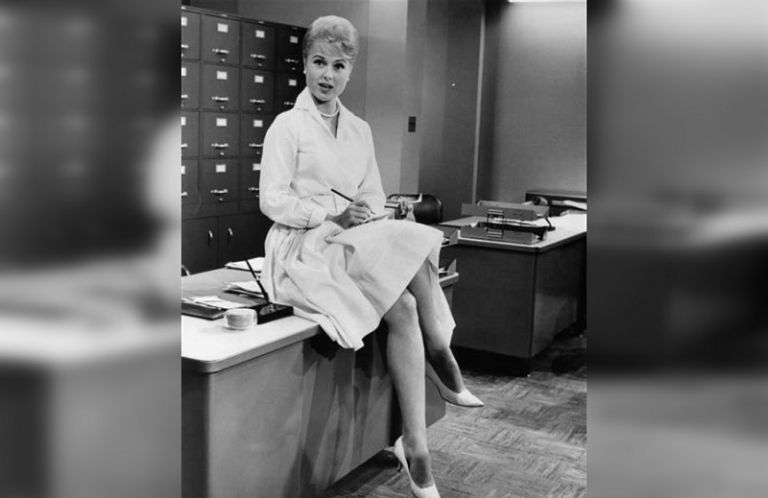 Hot Secretaries of the Past: The Best Pics on the website Fotojaba.com