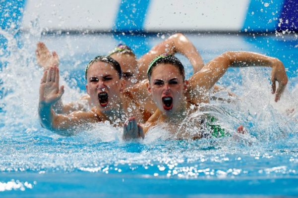 Synchronized Swim Fun: A Collection of Hilarious Photos on the website ...